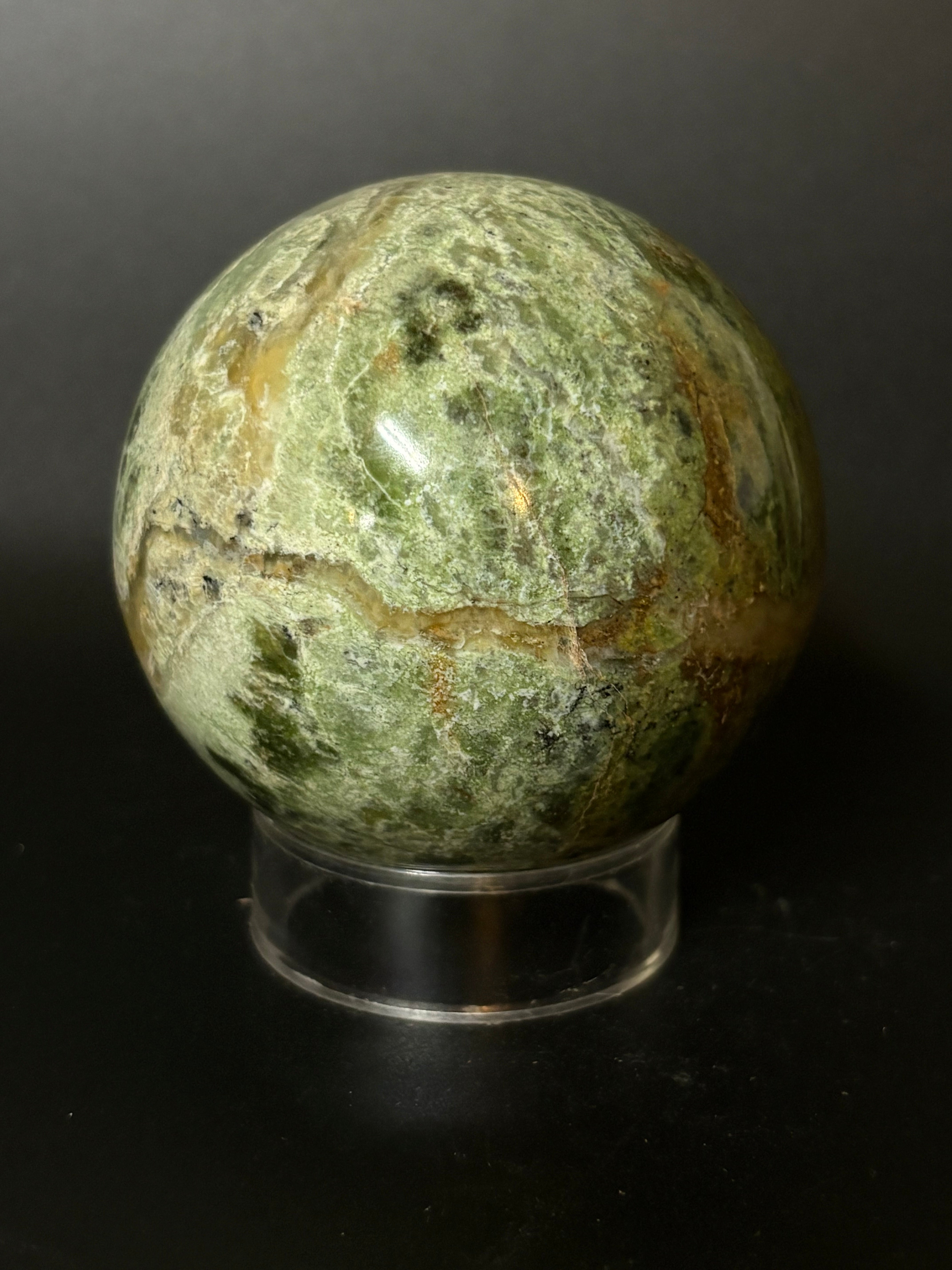 Chrysoprase Sphere – Herbs and Arts